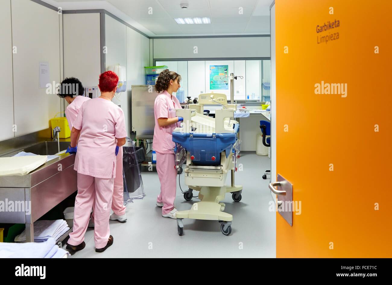 Hospital cleaning hi-res stock photography and images - Alamy