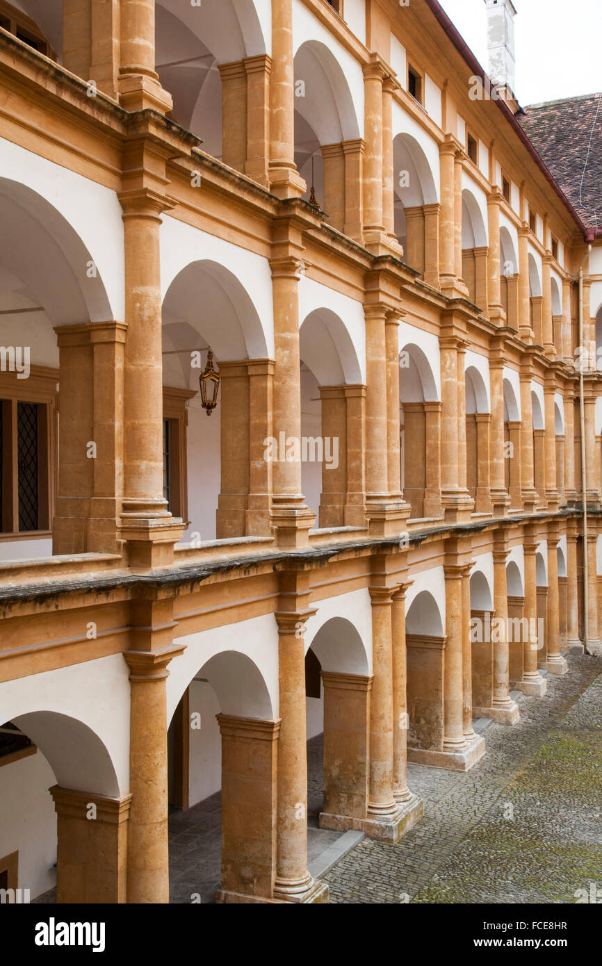 Renaissance court hi-res stock photography and images - Alamy