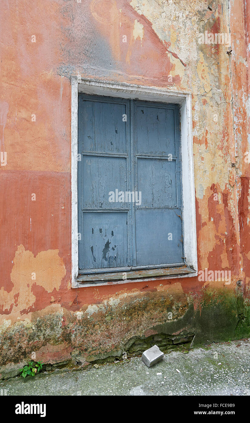 boarded up window in an old building Stock Photo - Alamy