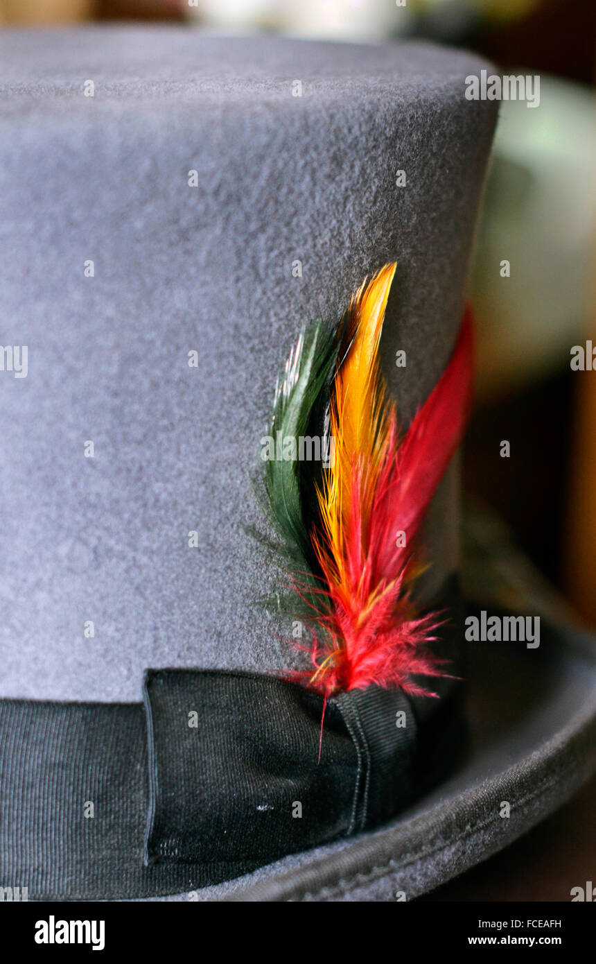 Top hat feather hi-res stock photography and images - Alamy