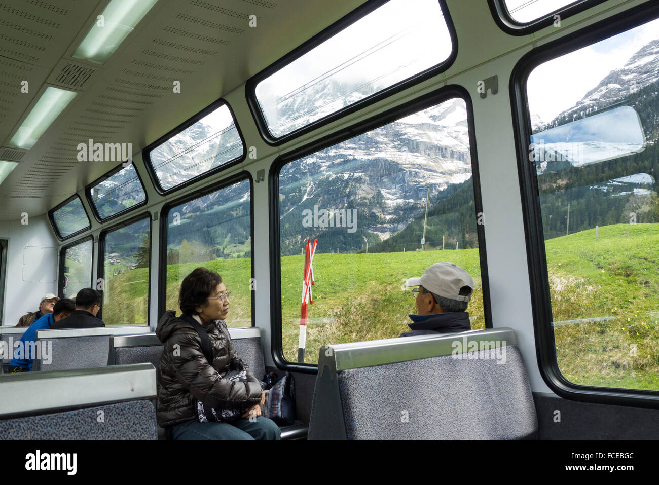 Zahnradbahn Wengernalpbahn von Grindelwald Grund nach Kleine Scheidegg ...