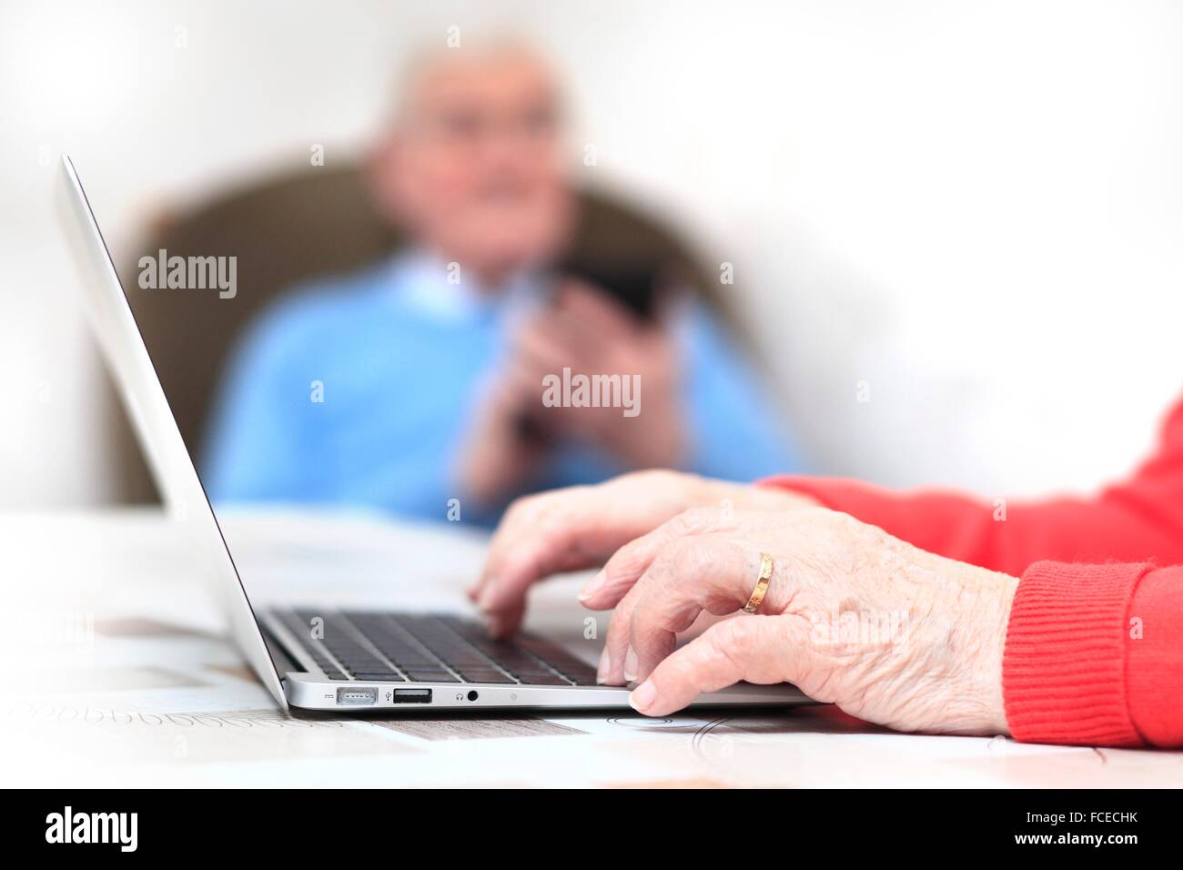 Digital technologies elderly hi-res stock photography and images - Alamy