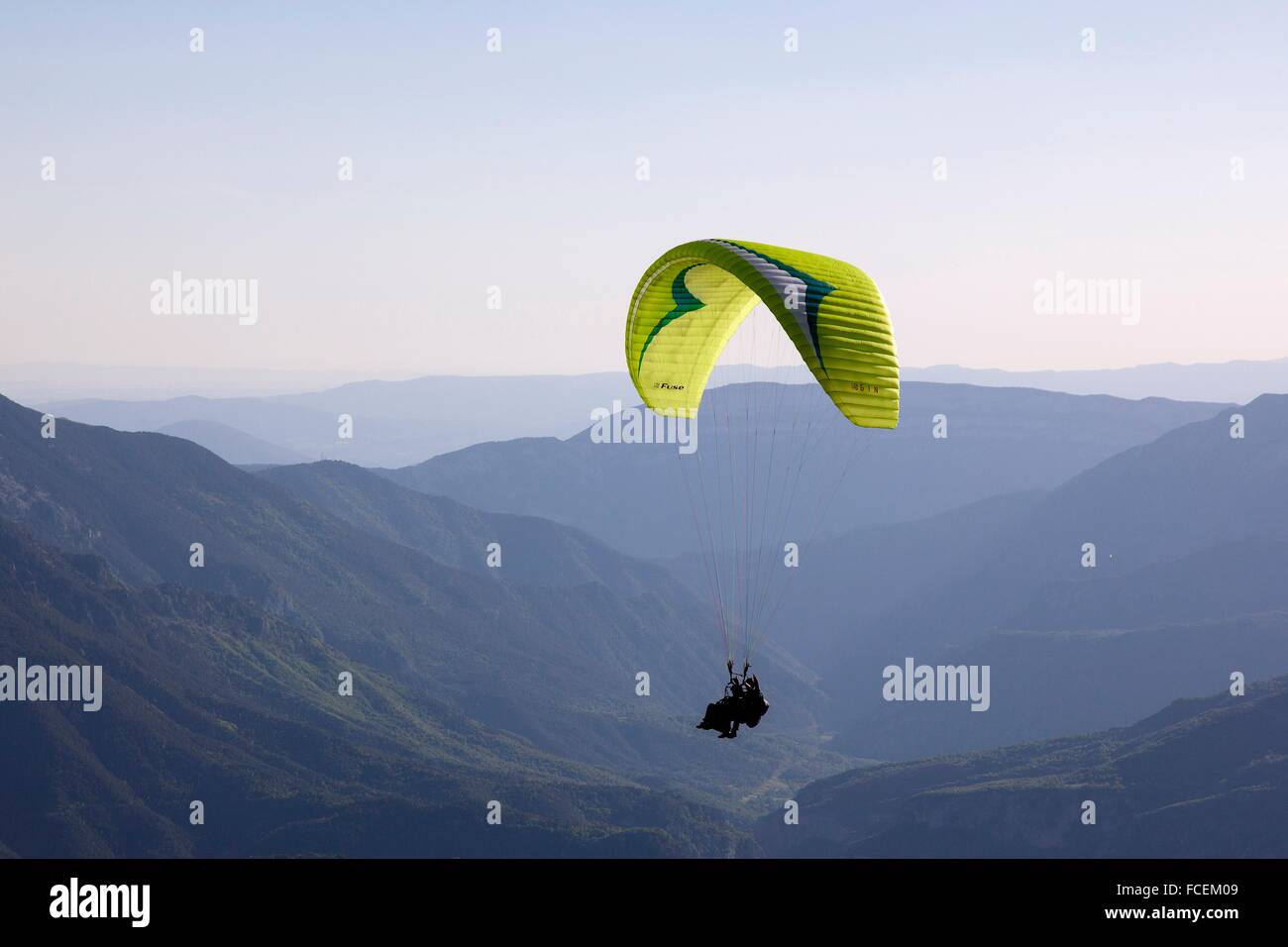 Parapente in Castejon de sos. Huesca, Spain Stock Photo - Alamy