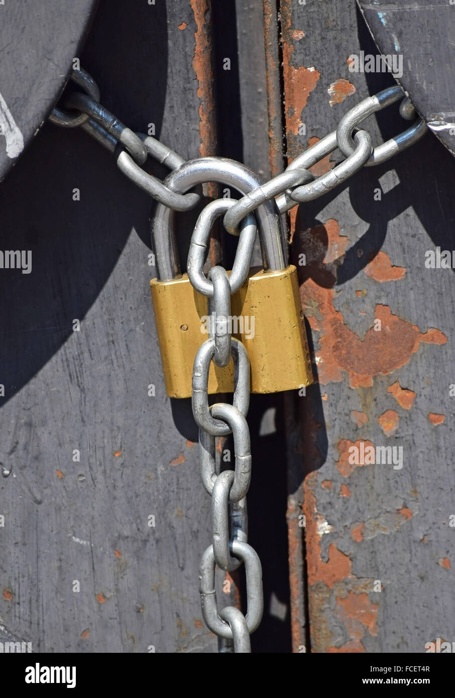 Padlock and chain Stock Photo - Alamy
