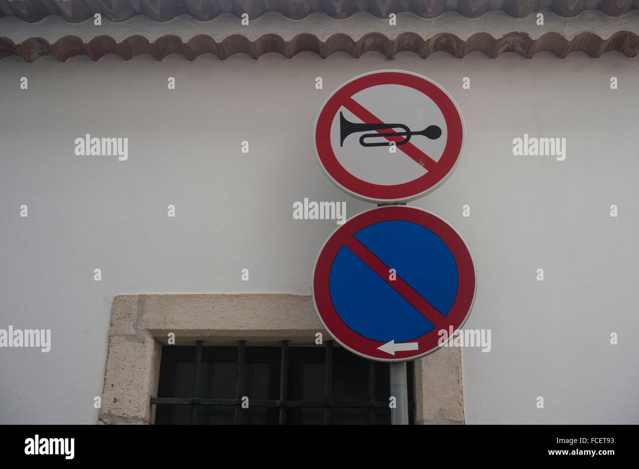 No horn traffic sign Stock Photo - Alamy