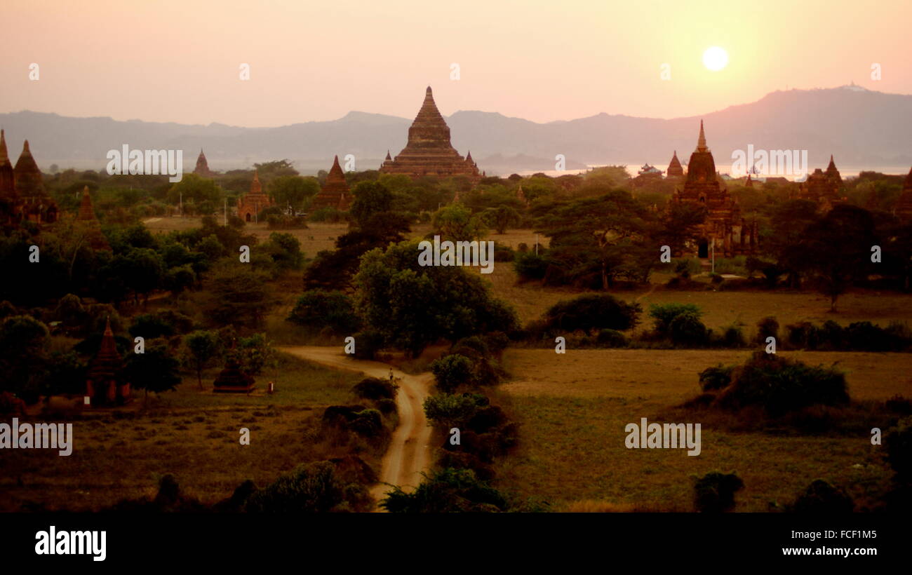 Sunset and temples hi-res stock photography and images - Alamy