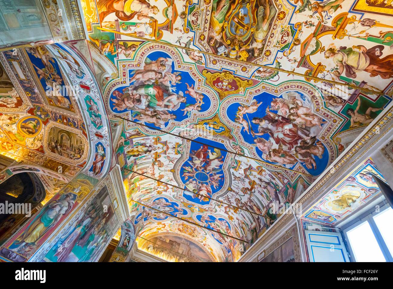 Vatican museums and the vatican library hi-res stock photography and ...