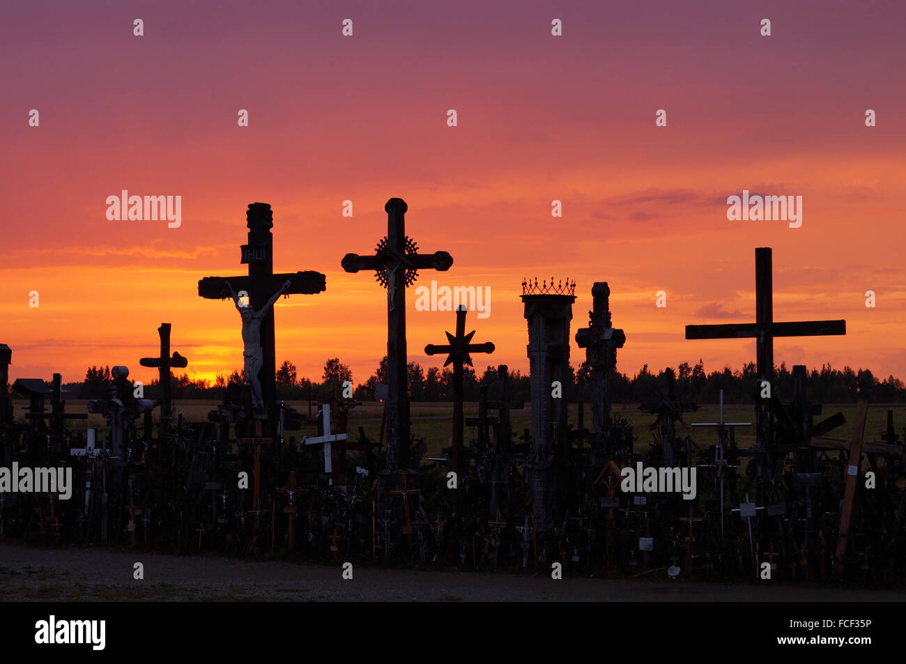 Christian graveyard hi-res stock photography and images - Alamy