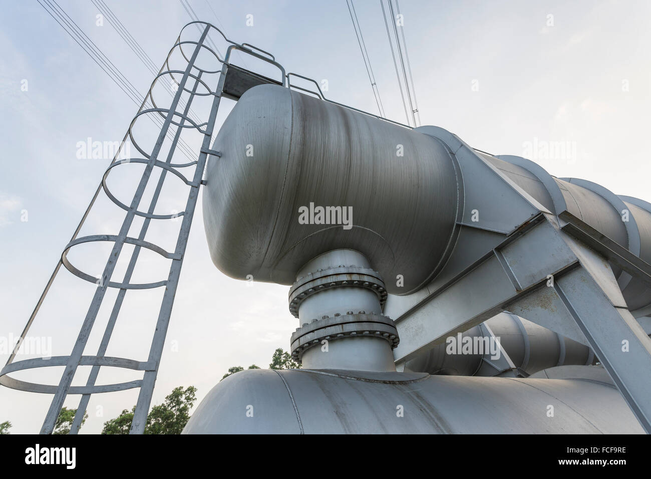 Pump station piping hi-res stock photography and images - Alamy