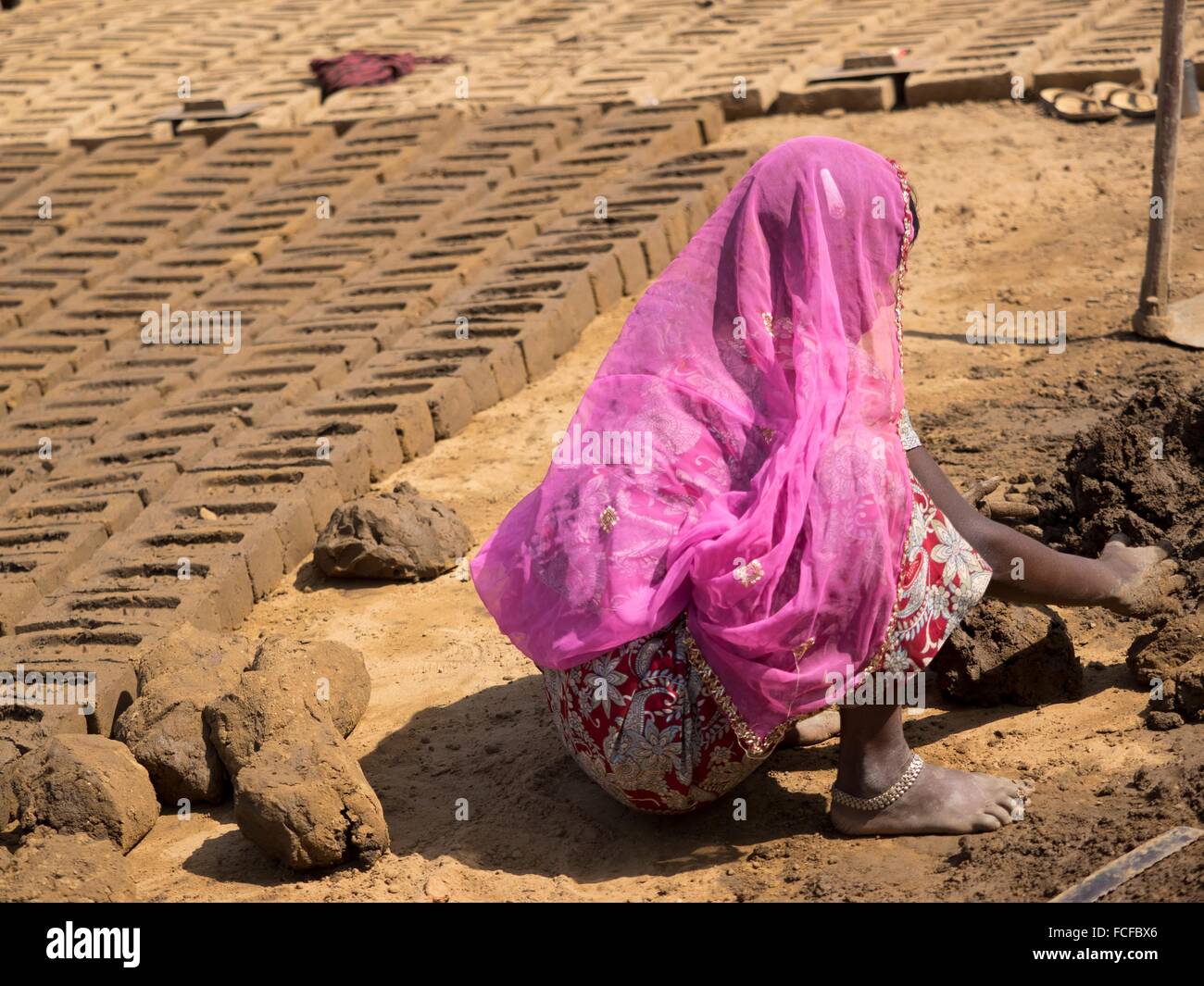 Moulding bricks hi-res stock photography and images - Alamy