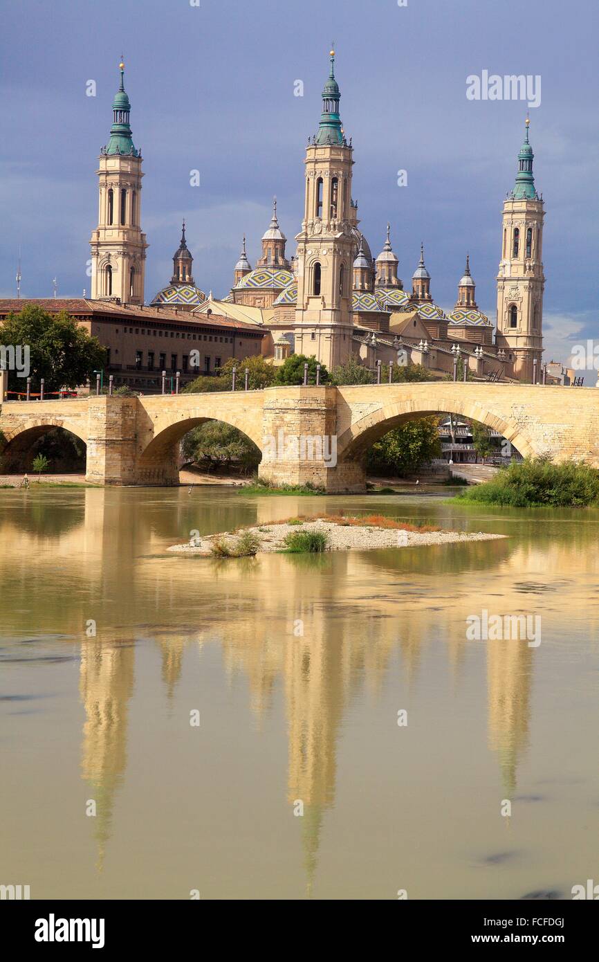 Stone pillar bridge hi-res stock photography and images - Alamy