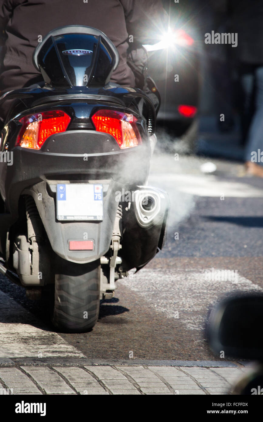 Scooter pollution hi-res stock photography and images - Alamy