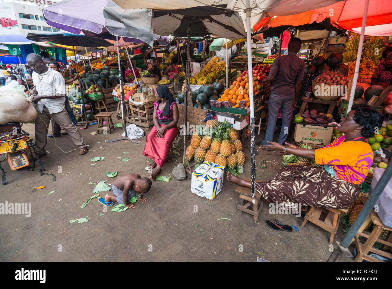 street scene at a market in Kampala, Uganda Stock Photo - Alamy