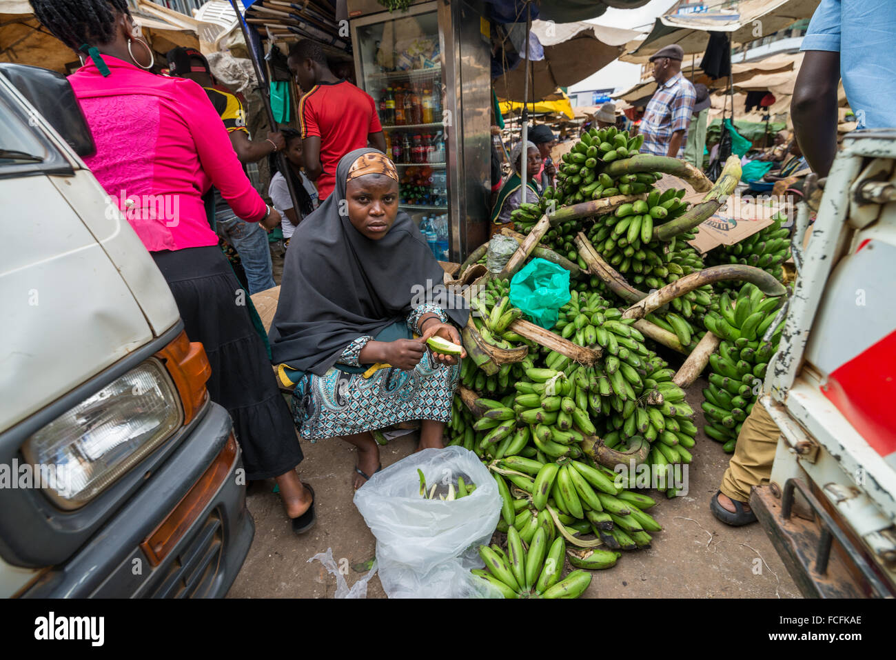 street scene at a market in Kampala, Uganda Stock Photo - Alamy