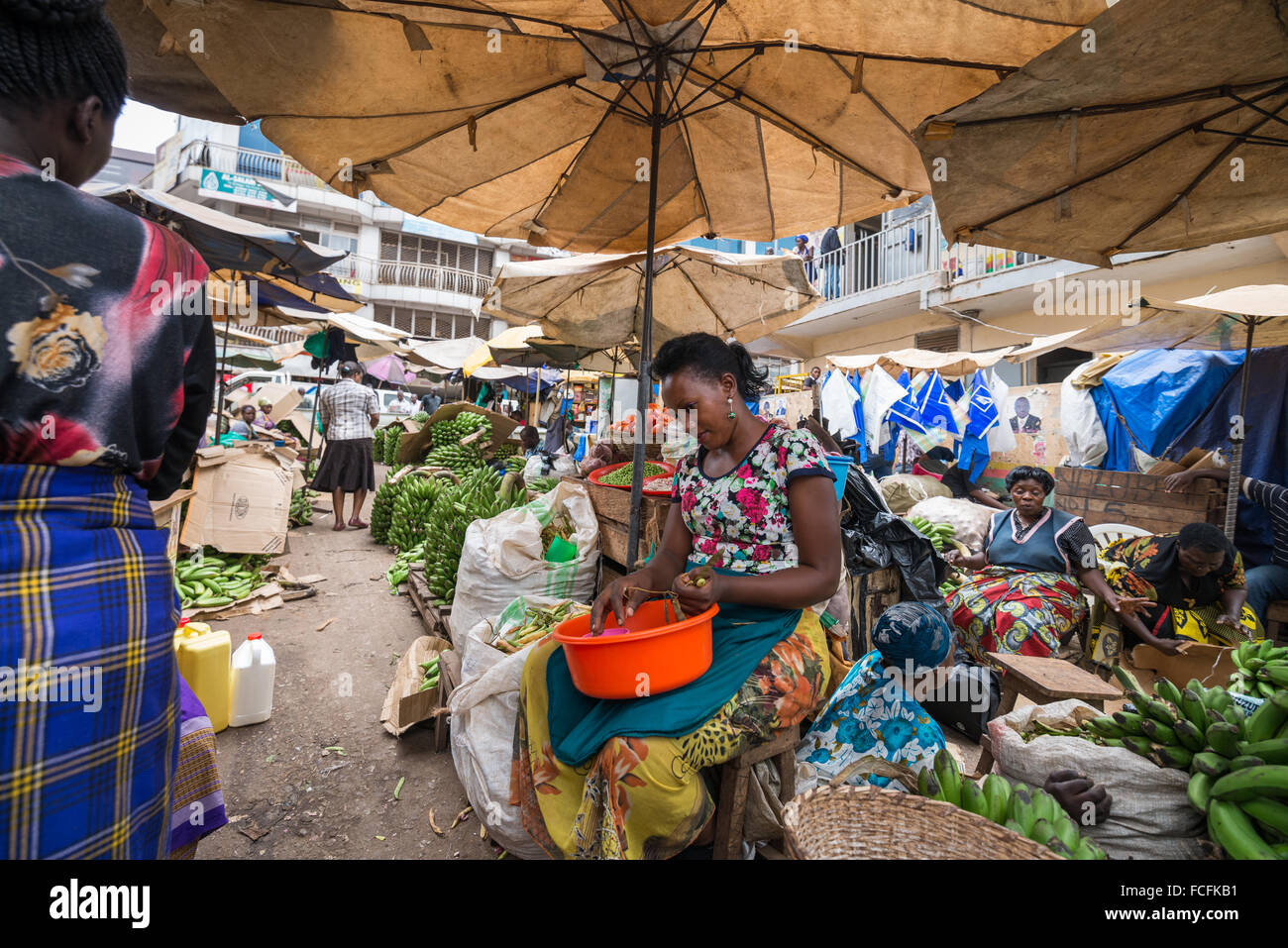 street scene at a market in Kampala, Uganda Stock Photo - Alamy