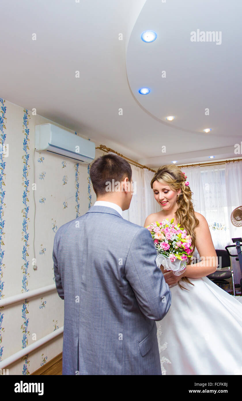 Happy bride and groom on their wedding Stock Photo - Alamy