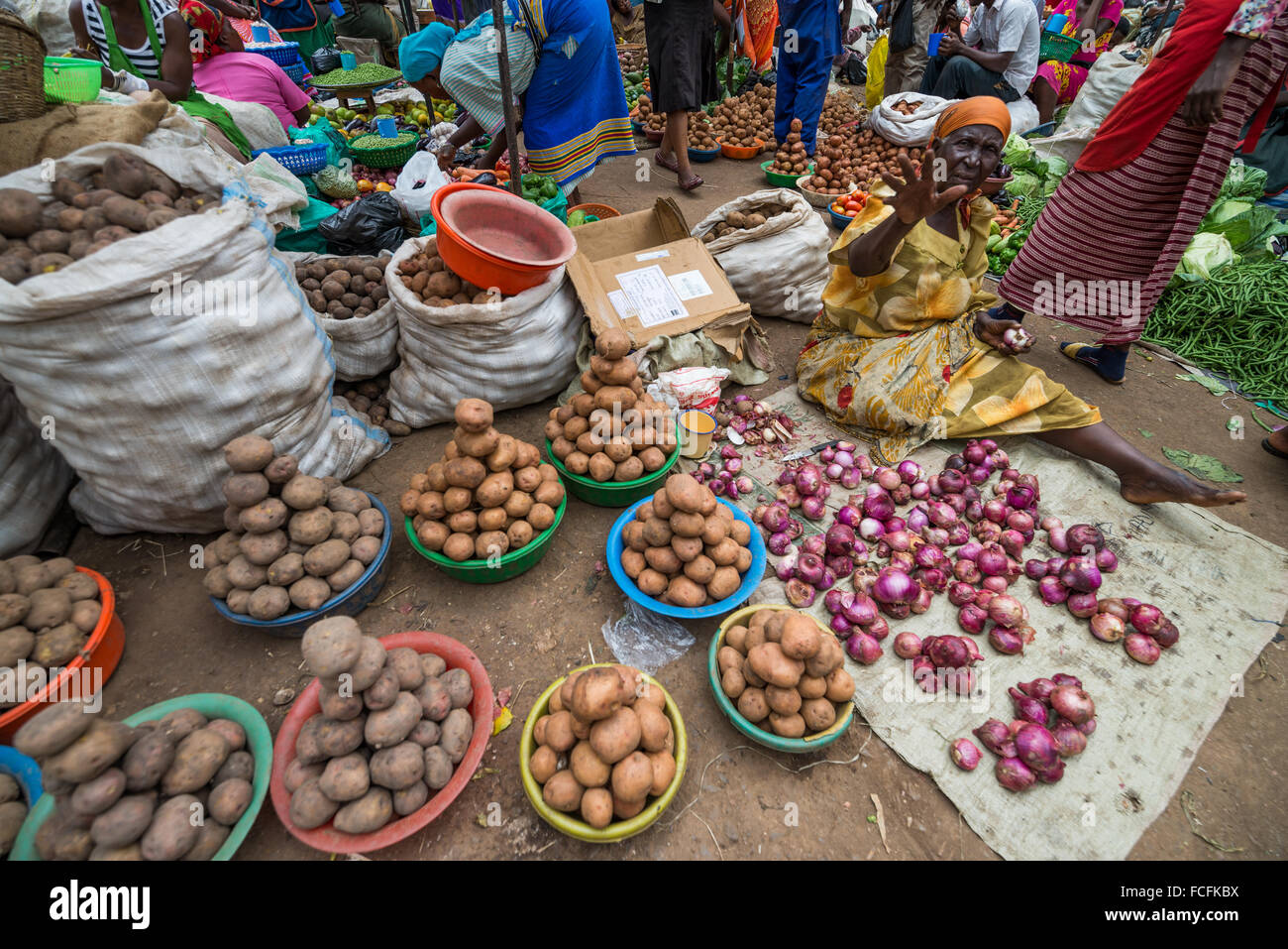 street scene at a market in Kampala, Uganda Stock Photo - Alamy