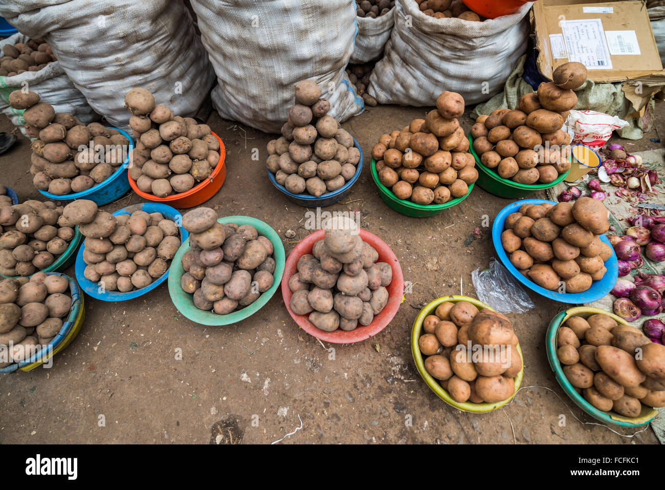 street scene at a market in Kampala, Uganda Stock Photo - Alamy