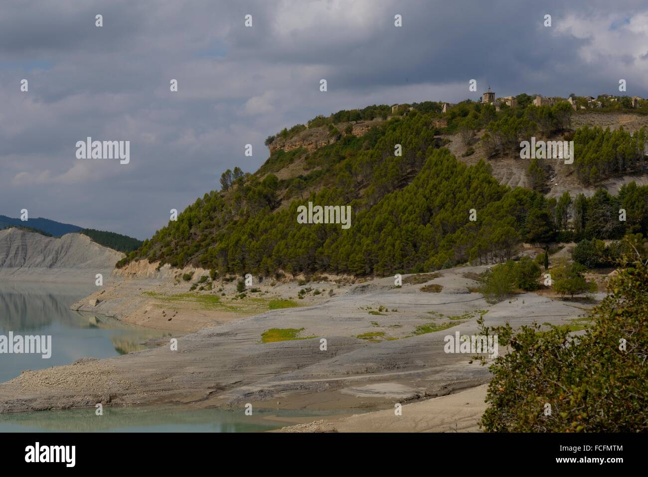 Yesa reservoir hi-res stock photography and images - Alamy