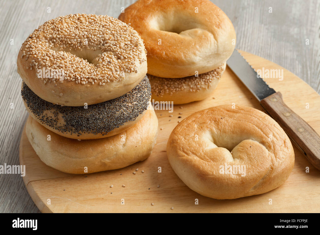 Fresh bagles hi-res stock photography and images - Alamy