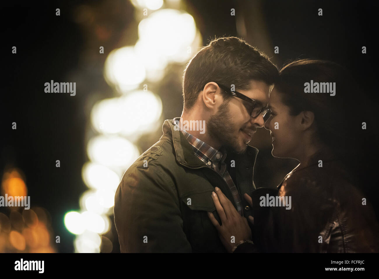 Romantic couple in paris kissing hi-res stock photography and images ...