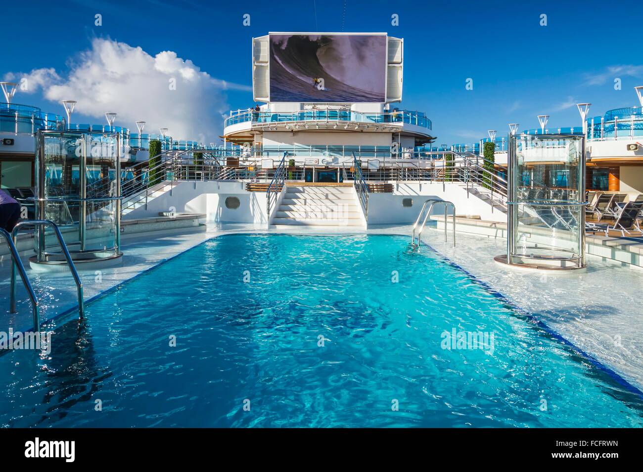 Pool deck hi-res stock photography and images - Alamy