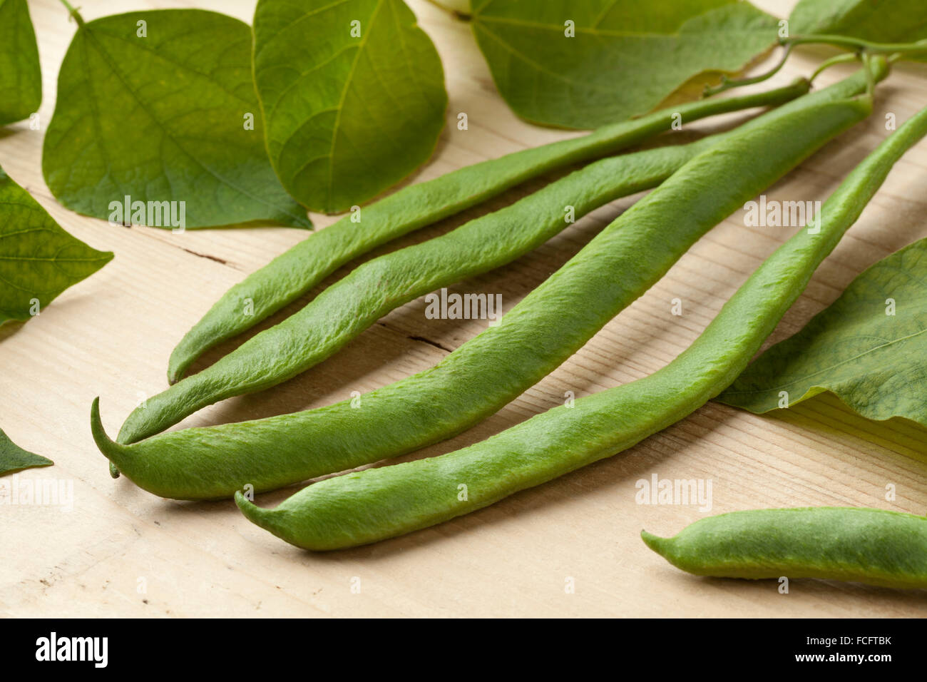 Runner beans hi-res stock photography and images - Alamy