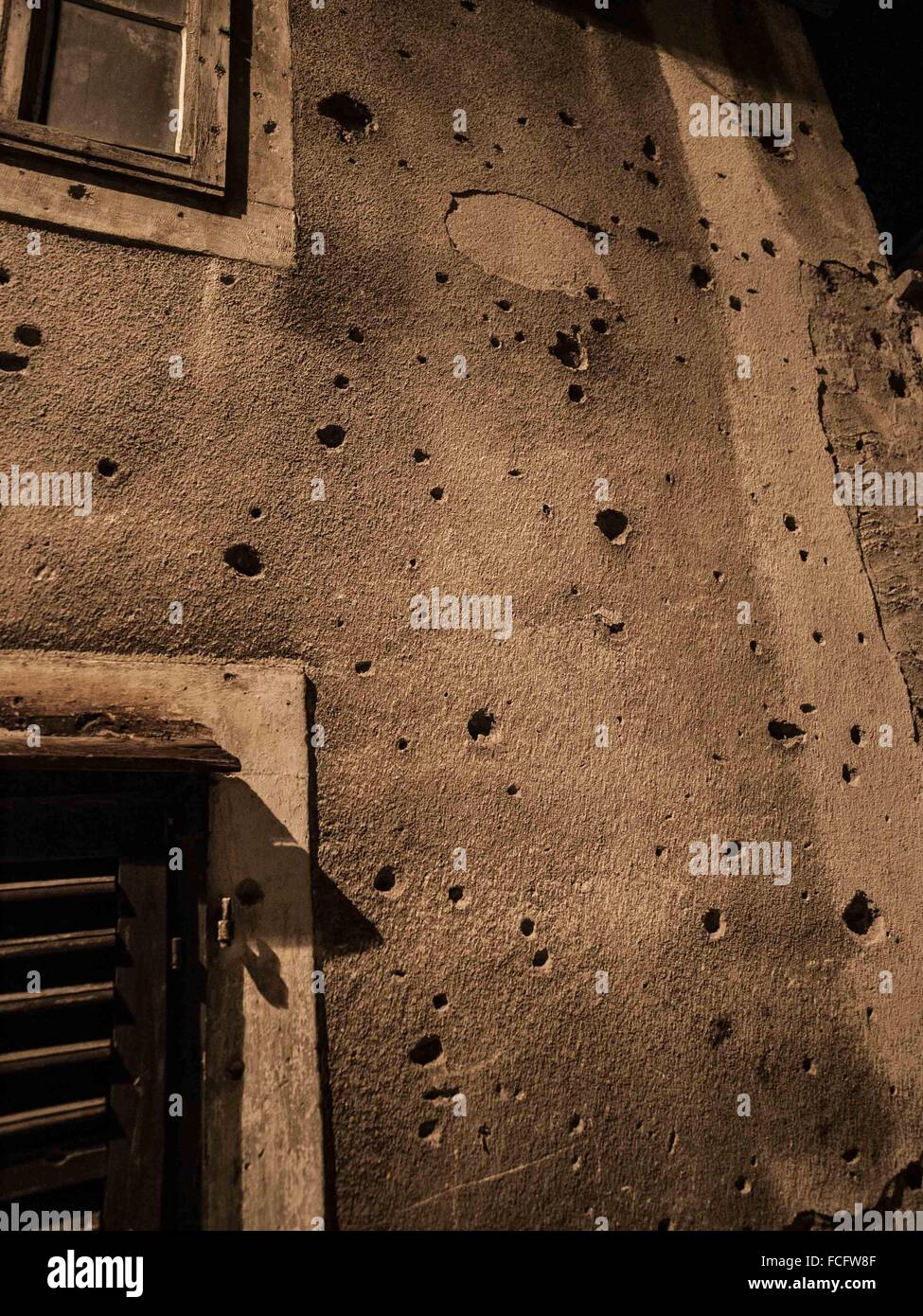 Bullet holes wall hi-res stock photography and images - Alamy