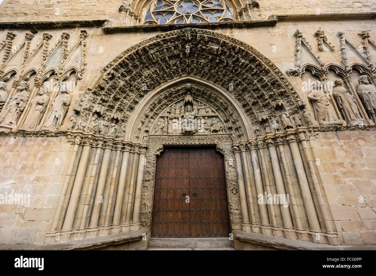 portada labrada,iglesia de Santa Maria, siglo XIII,Olite,comunidad ...