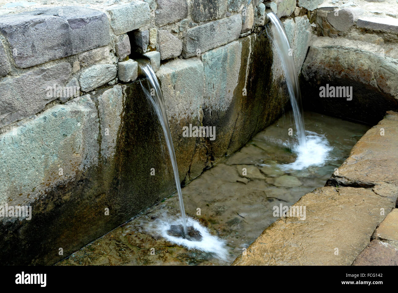 Fountains, Bath of the Princess Sector, Ollantaytambo Inca ruins ...