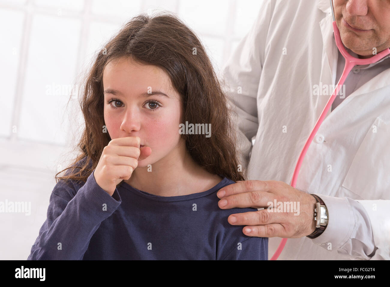 Teen girl doctor hi-res stock photography and images - Alamy