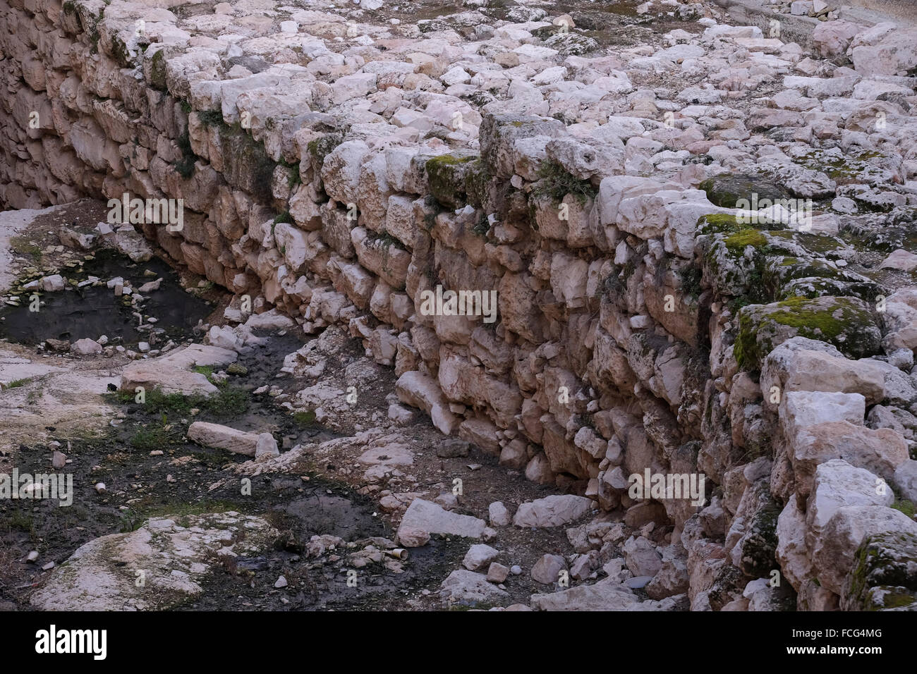Defensive wall broad hi-res stock photography and images - Alamy
