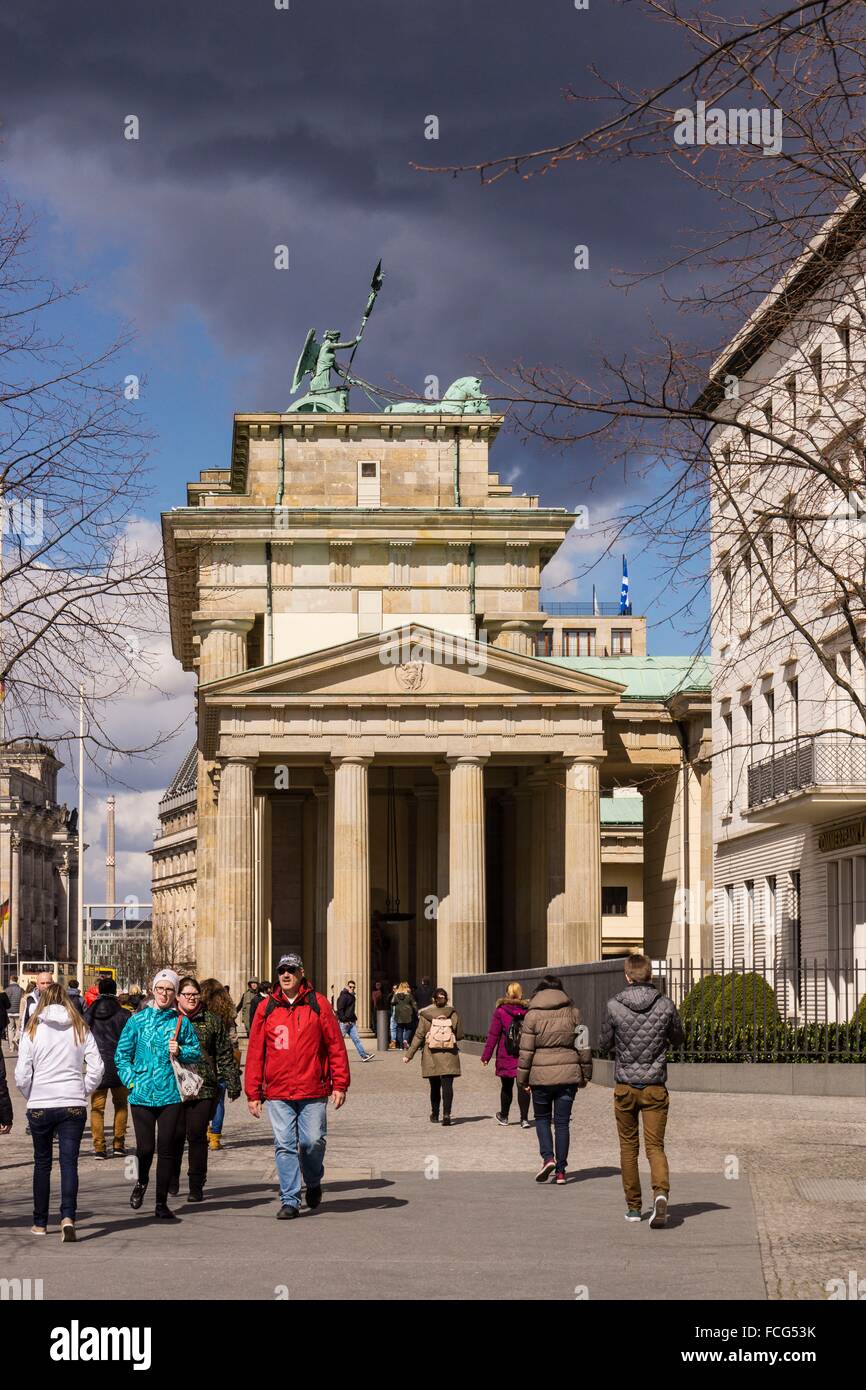 Brandenburg Gate (architect: Carl Gotthard Langhans), Berlin, Germany ...