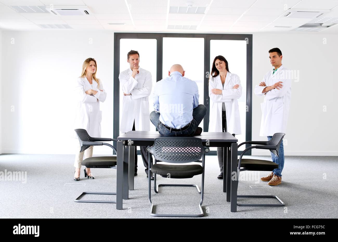 Empty room of office hi-res stock photography and images - Alamy