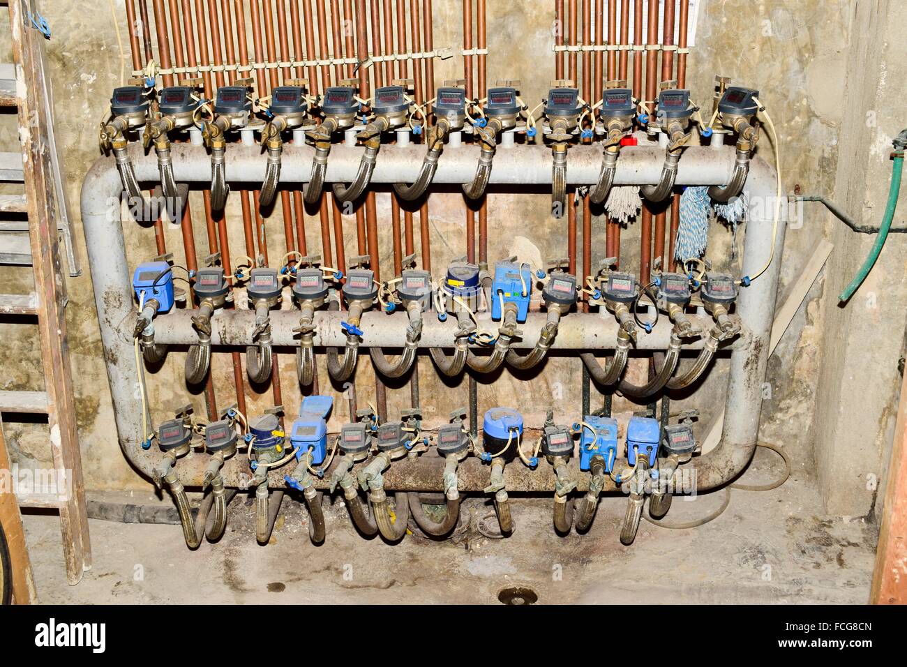 Water battery hi-res stock photography and images - Alamy