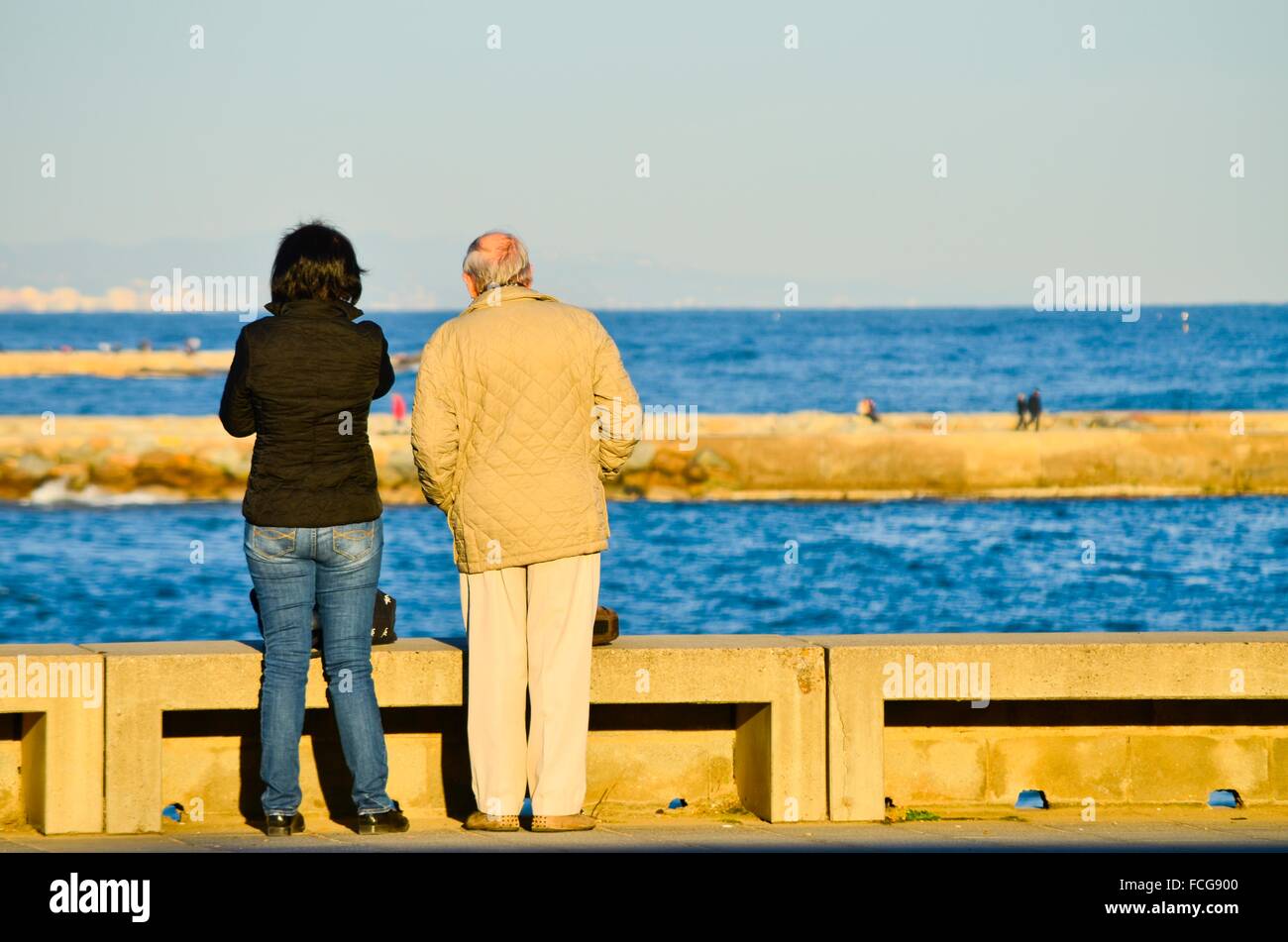Woman back view winter full length hi-res stock photography and images ...