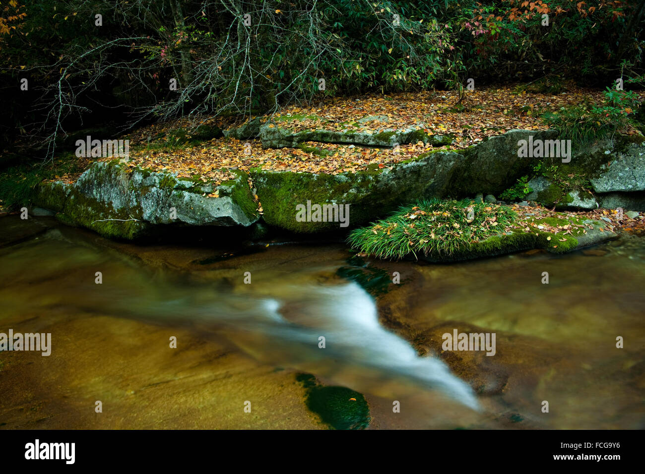 Sichuan Guangwu Mountains River Stock Photo - Alamy