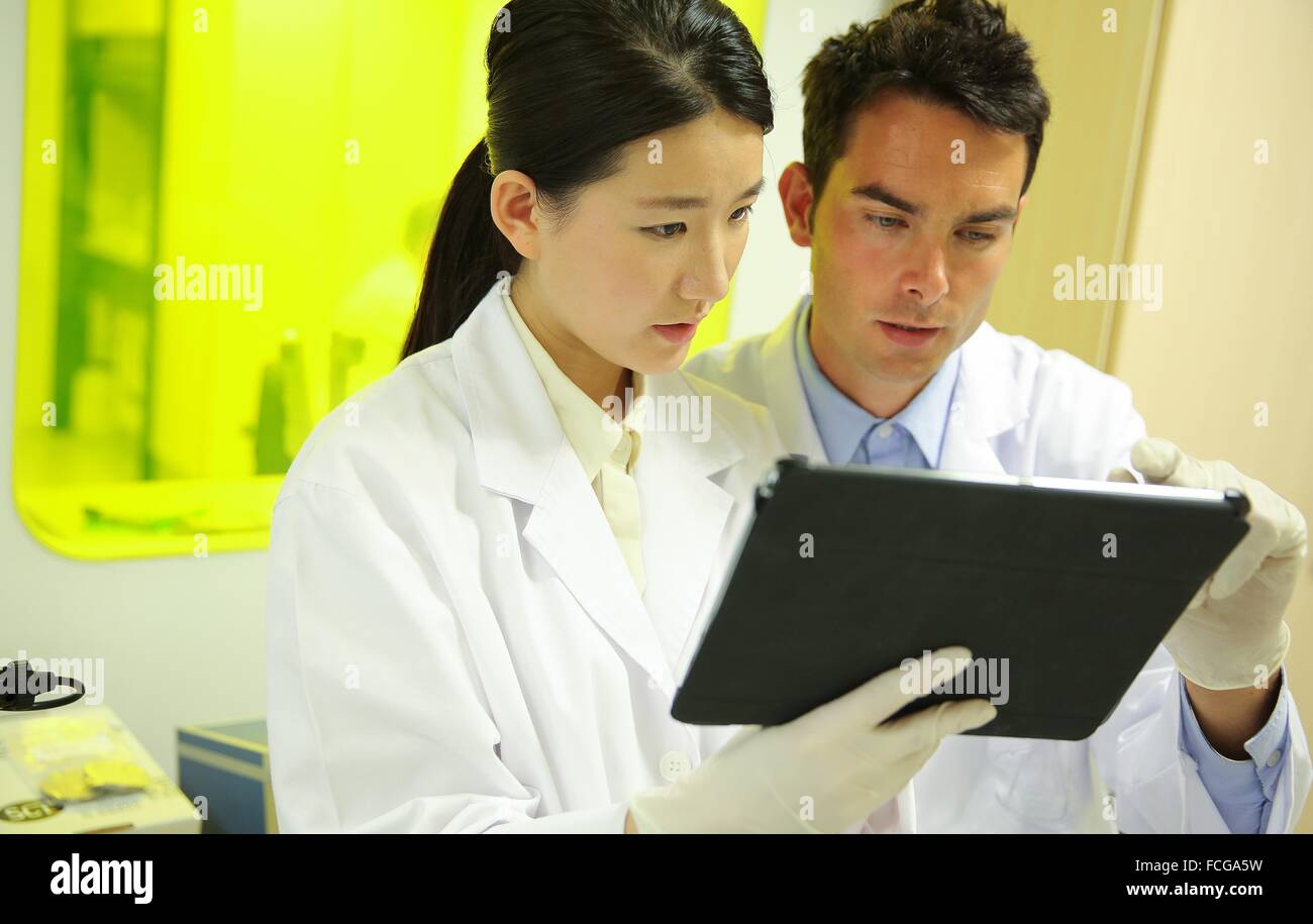 Cleanroom Computer Stock Photos & Cleanroom Computer Stock Images - Alamy