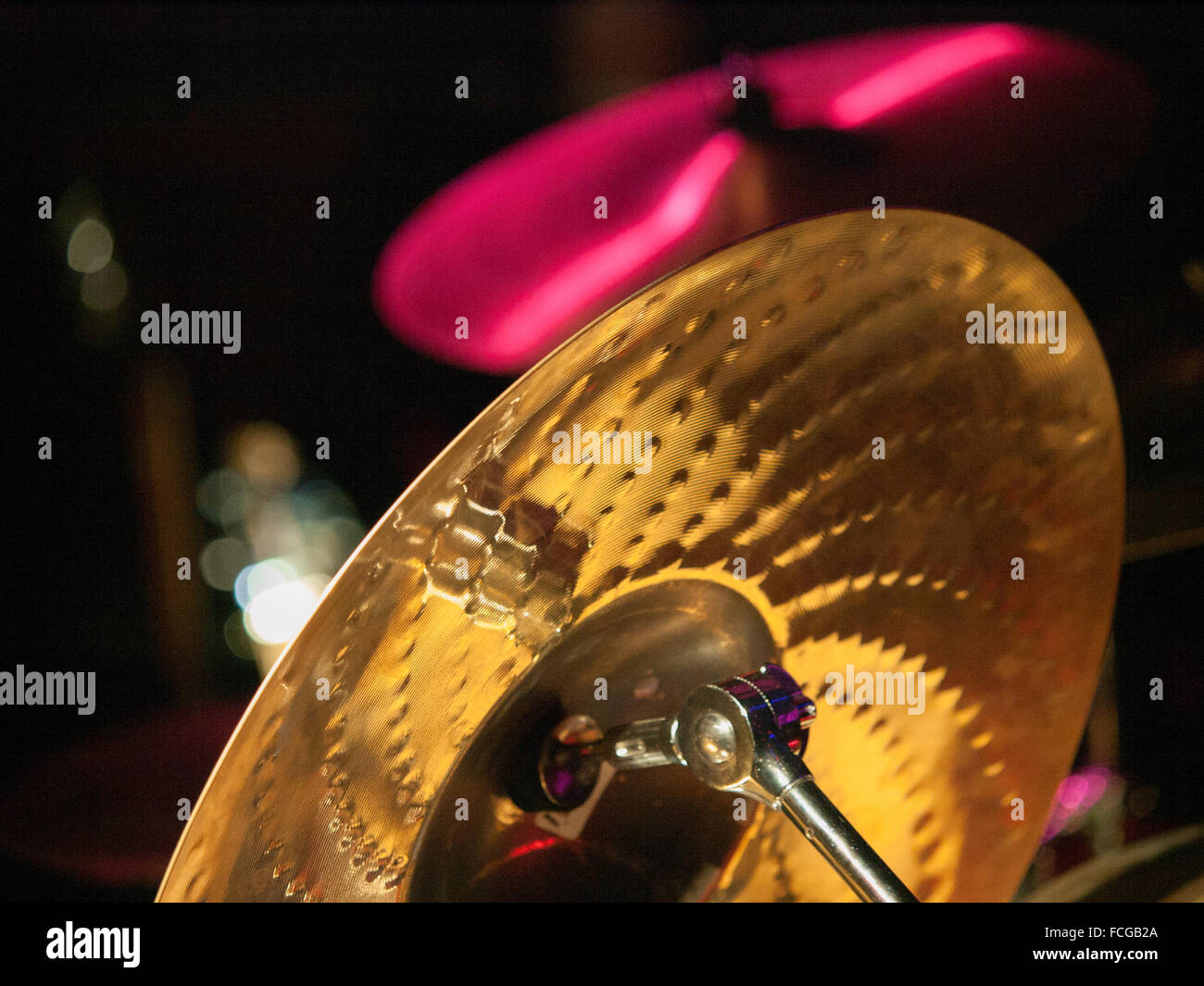 Cymbals music instrument hi-res stock photography and images - Alamy
