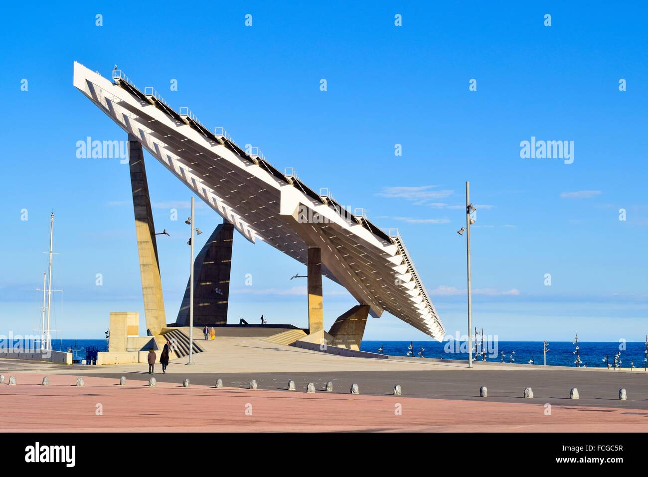 Photovoltaic pergola, giant solar panel. Park Forum, Diagonal Mar ...