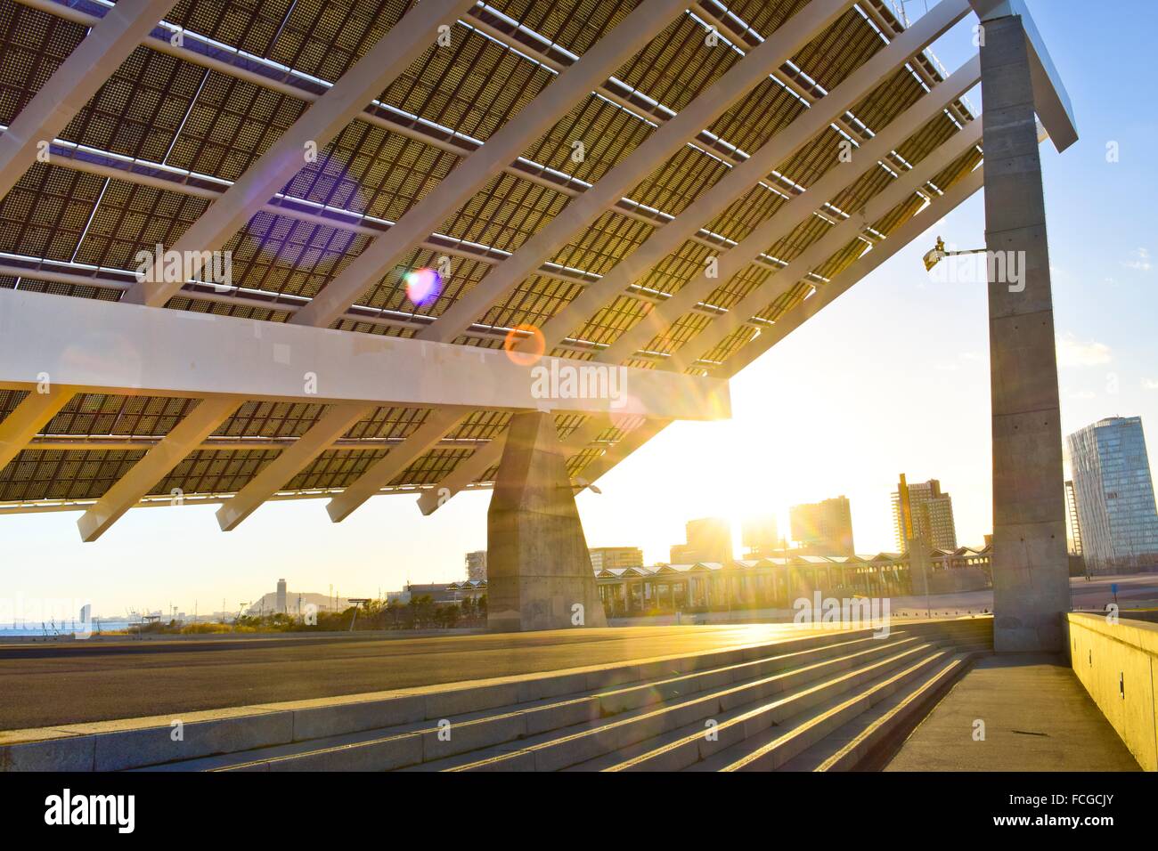 Giant solar panel hi-res stock photography and images - Alamy
