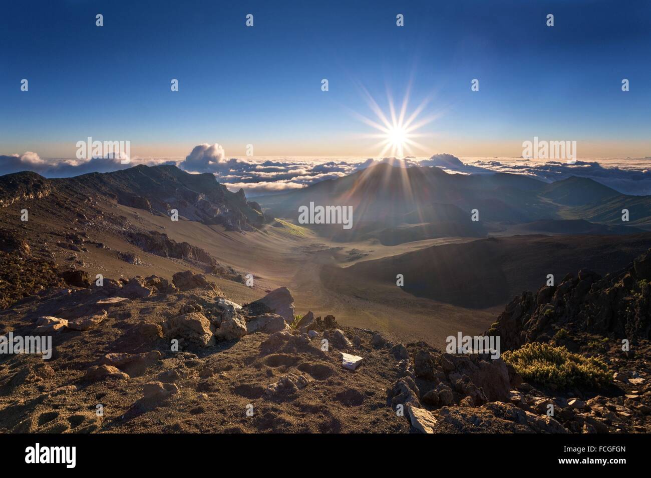 Sun light volcanoes hi-res stock photography and images - Alamy