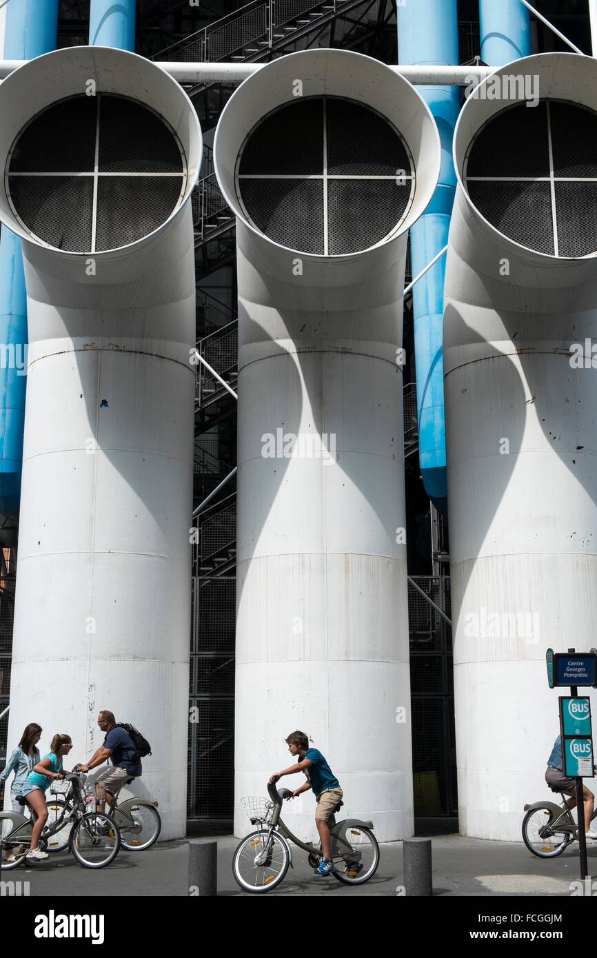 Tech walkway hi-res stock photography and images - Alamy