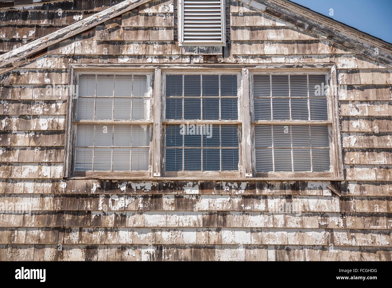 Windows on a dilapidated building Stock Photo - Alamy