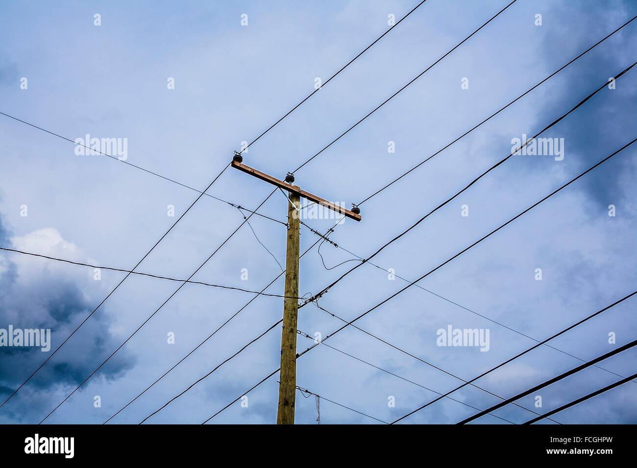 View from below telephone wire hi-res stock photography and images - Alamy