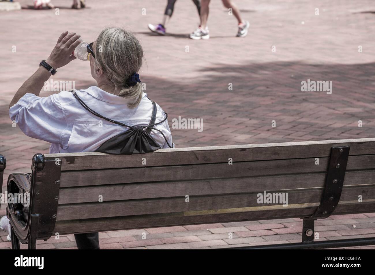 Woman alone walking leisurely summer hi-res stock photography and ...