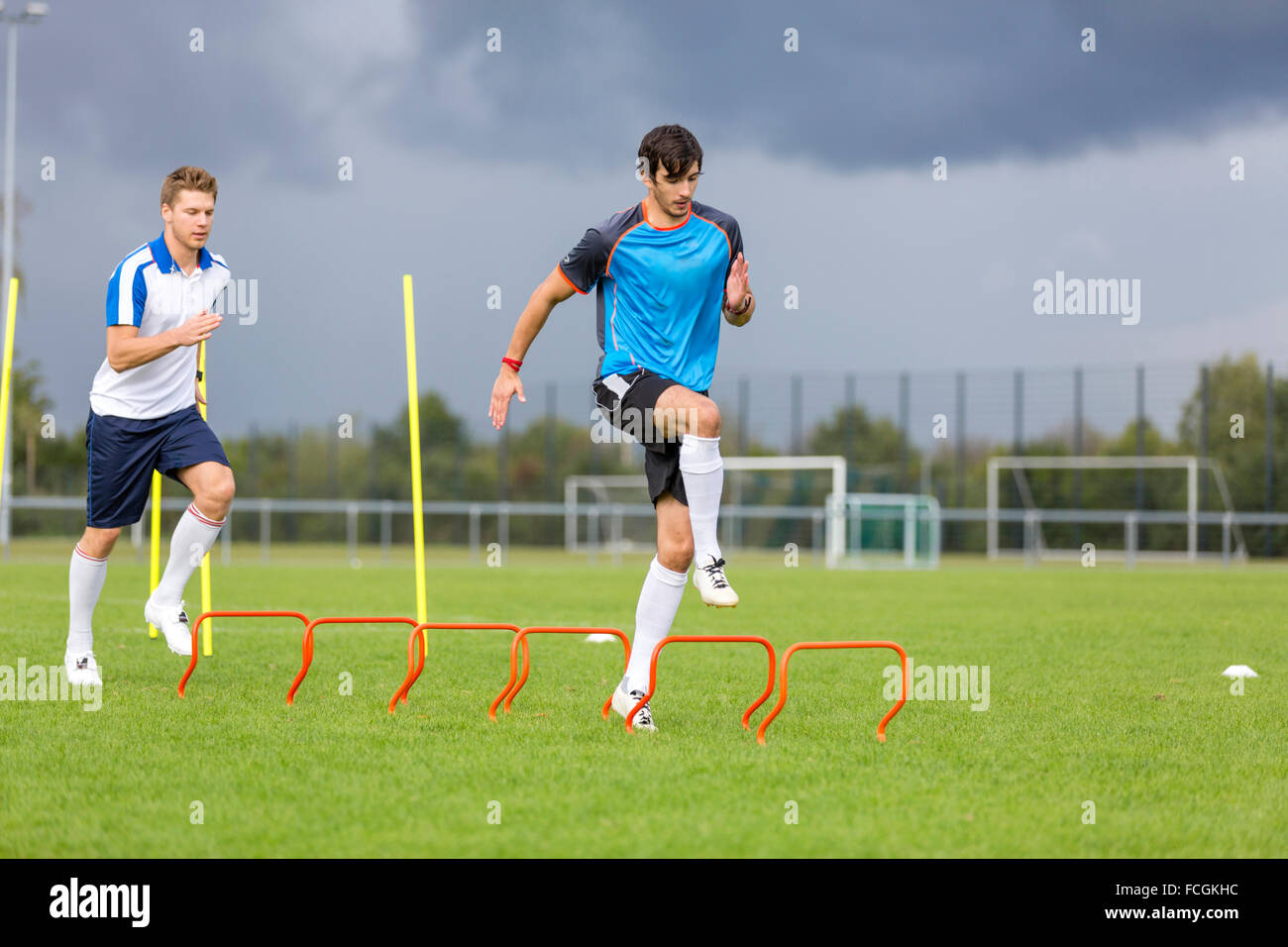 Two soccer players hi-res stock photography and images - Alamy
