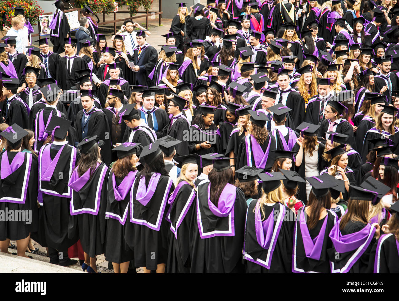 University graduation uk celebration hi-res stock photography and ...