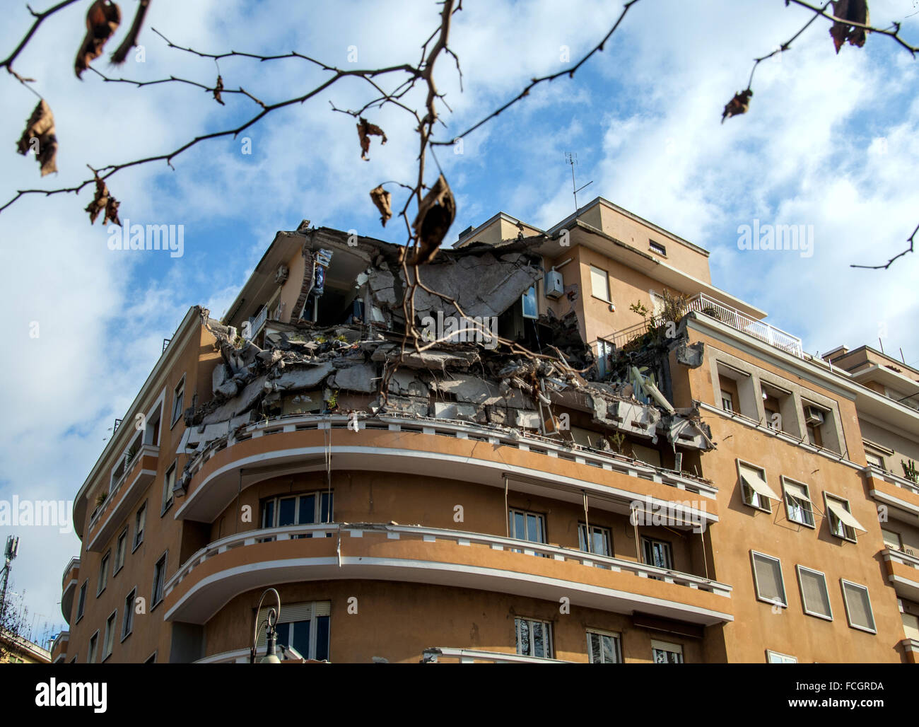 The collapse of three floors of a building in Rome tonight in the ...