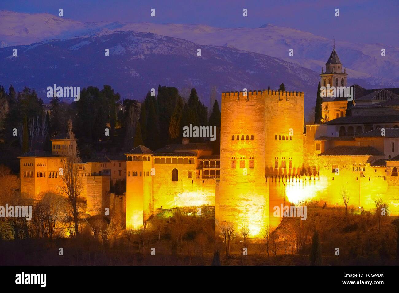 Alhambra, UNESCO World Heritage Site, Sierra Nevada and la Alhambra at ...